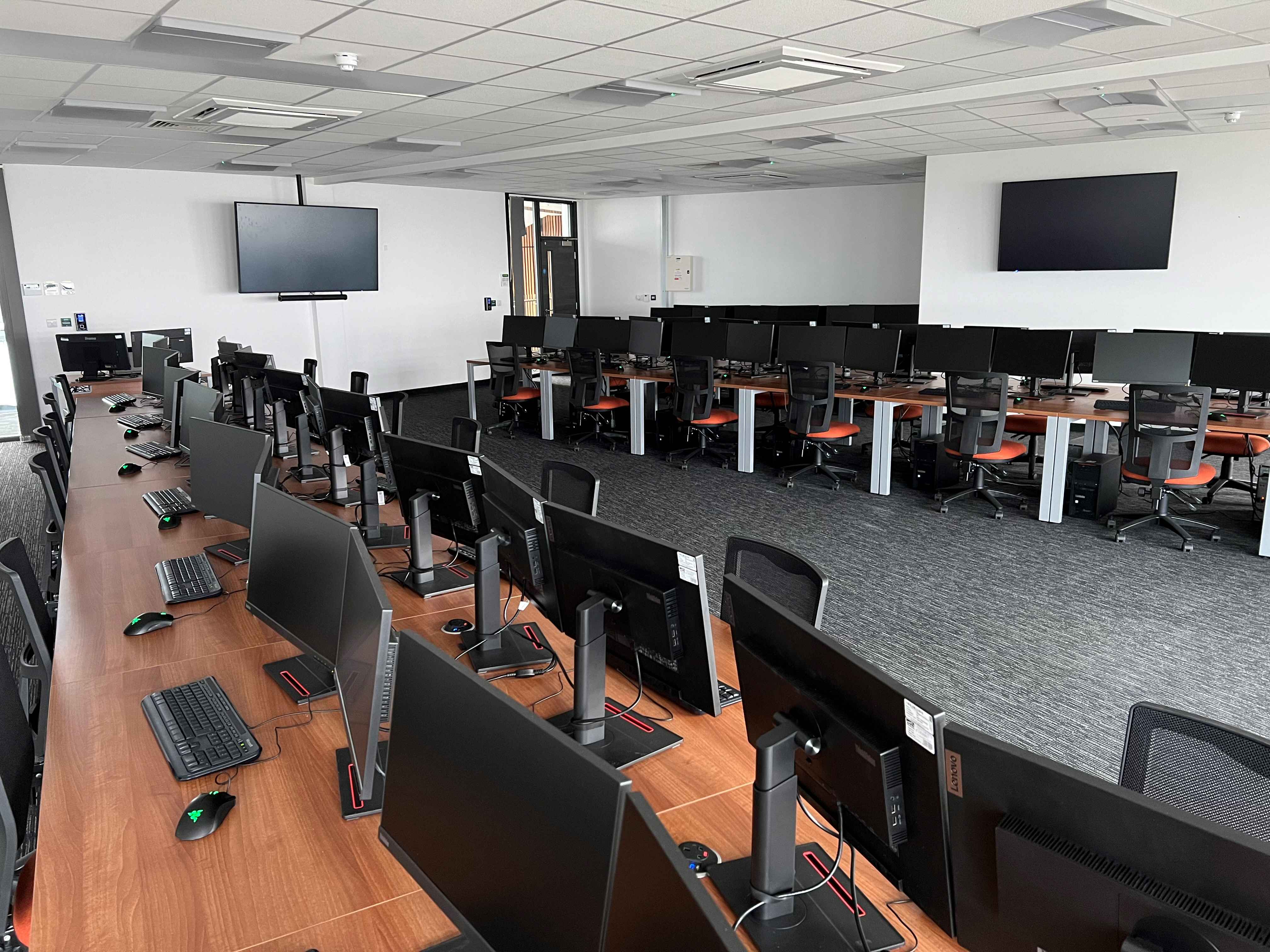 NSA iHub - CAD Lab Audio Visual Facilities – IT Services - University ...