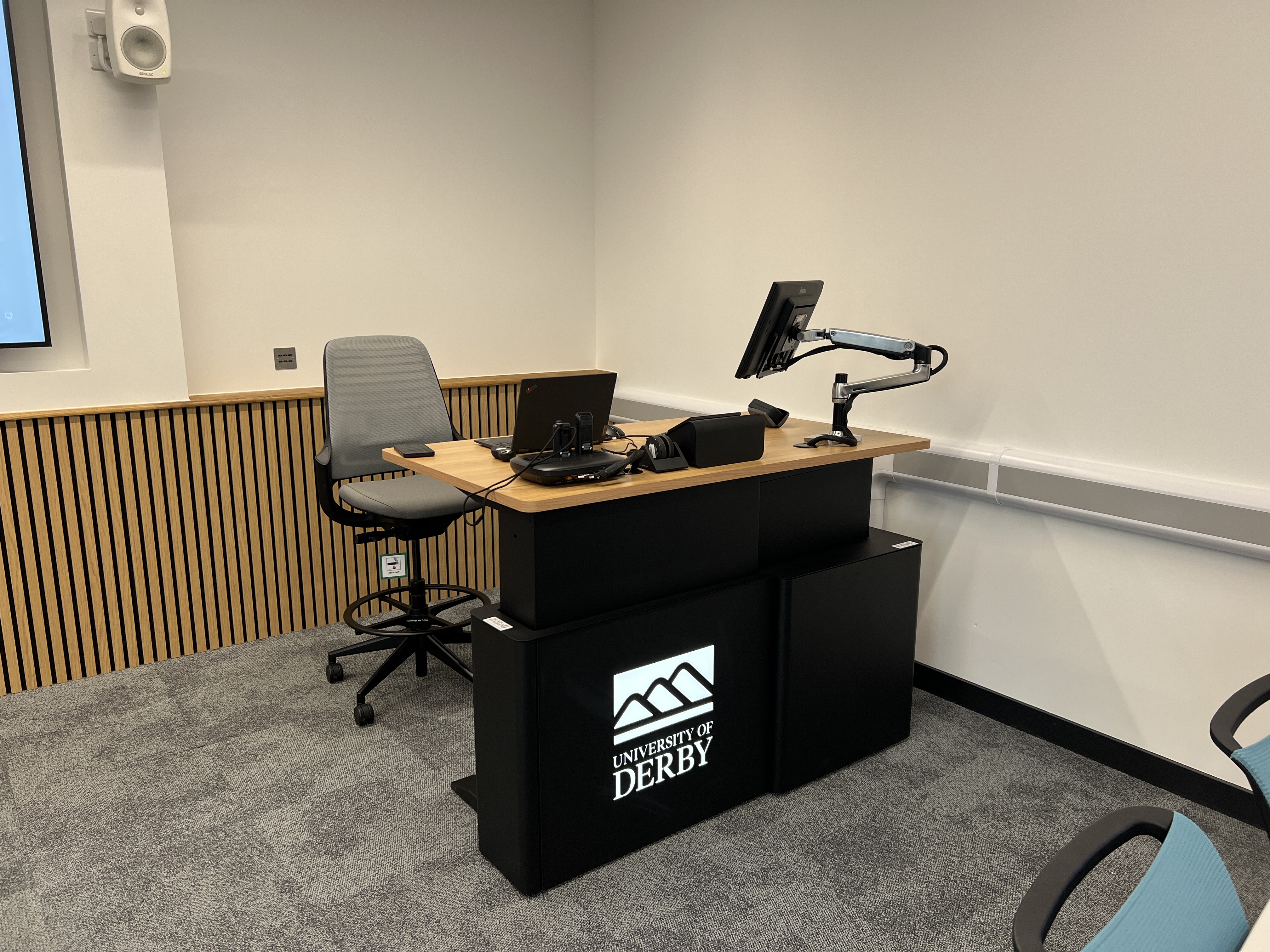 CB314 Audio Visual Facilities (Cavendish Building) – IT Services ...